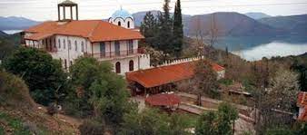ΚΡΟΥΑΖΙΕΡΑ ΣΤΗ ΛΙΜΝΗ ΚΡΕΜΑΣΤΩΝ – Grande Tours